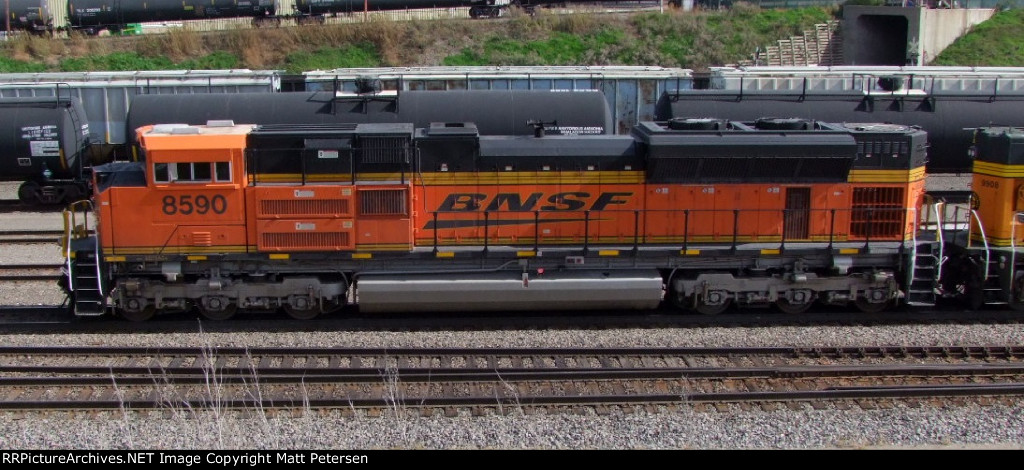 BNSF 8590